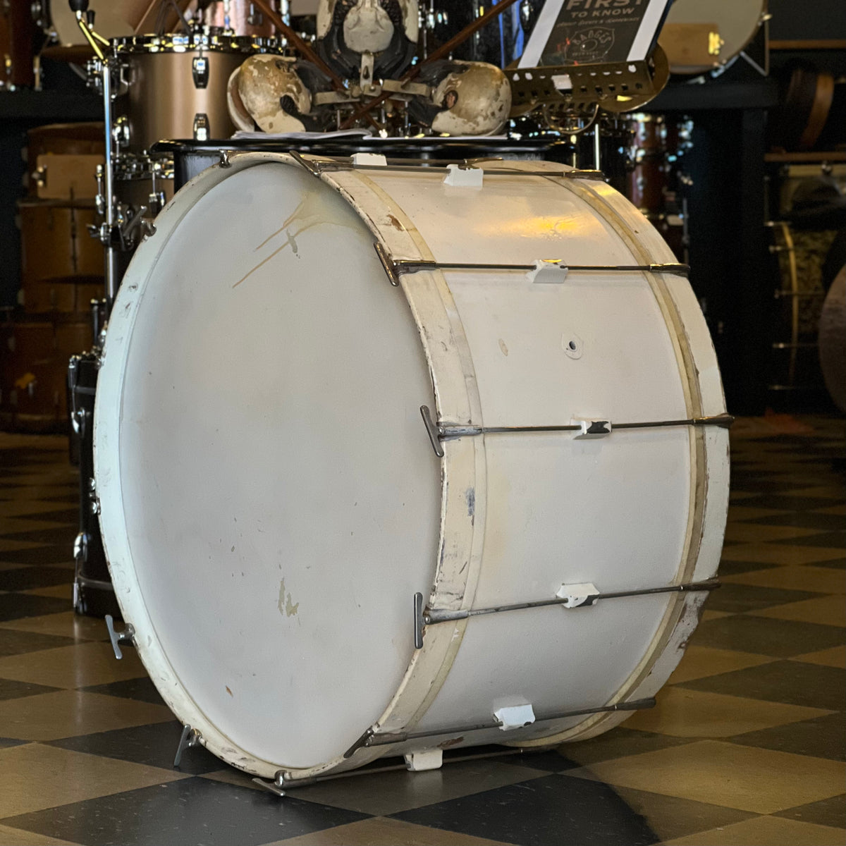 VINTAGE 1940's Leedy 14x28 Spartan Bass Drum in White Duco – Badges ...