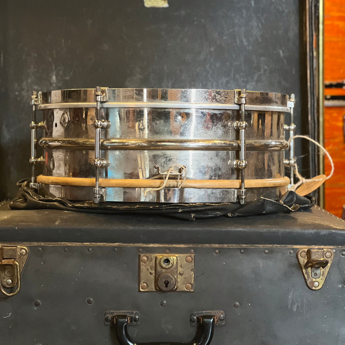 VINTAGE 1920's Ludwig 5x14 Universal Two-Piece Brass Shell Snare Drum ...